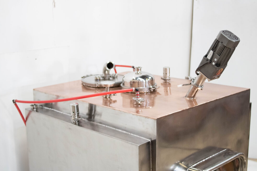 160 Gallon Oil Jacketed Mash Tun/Still Combo - Copper Moonshine and ...